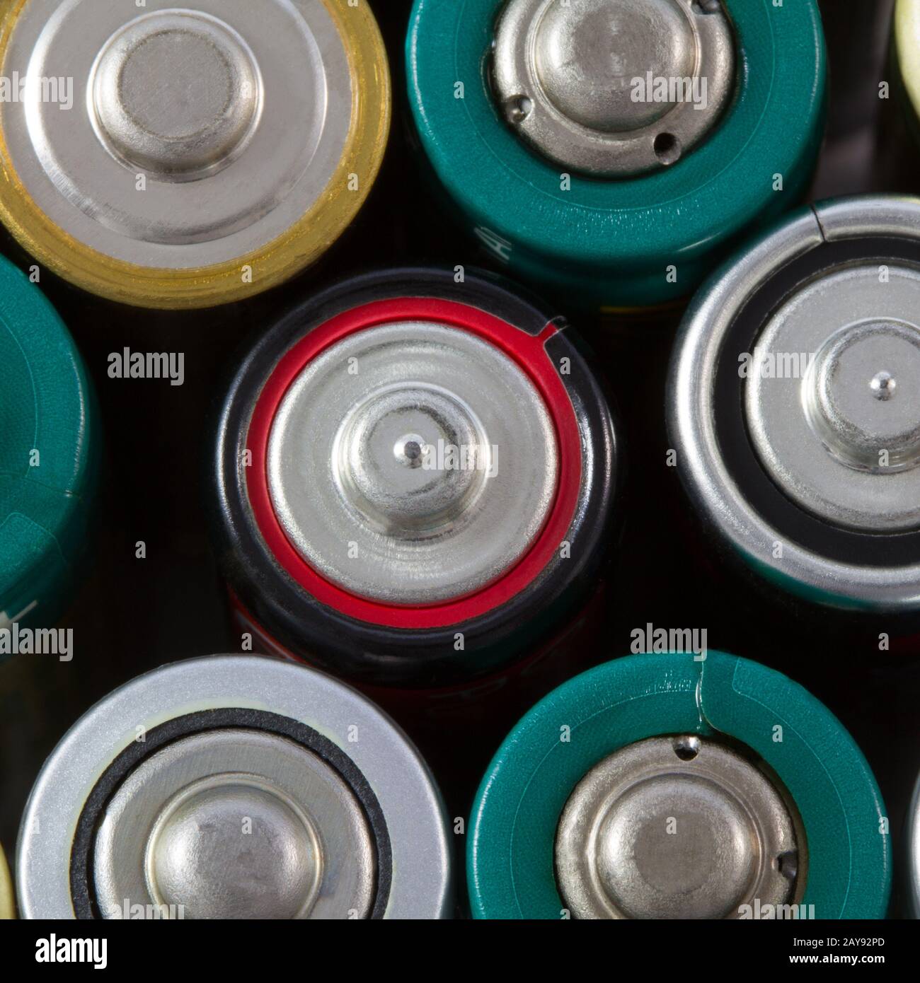 Close-up top view of alkaline AA batteries Stock Photo - Alamy