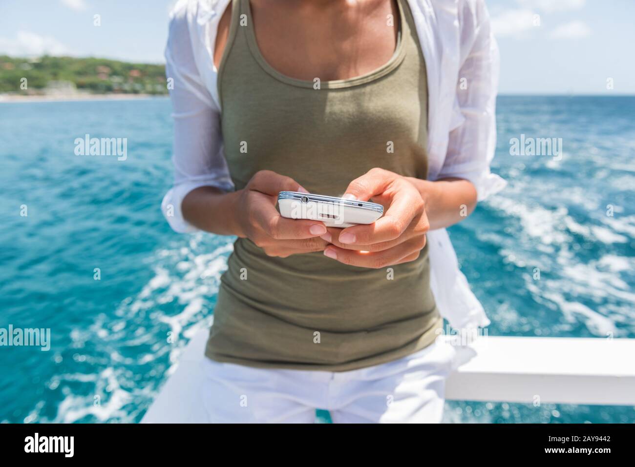 Using wifi on cruise hi-res stock photography and images - Alamy