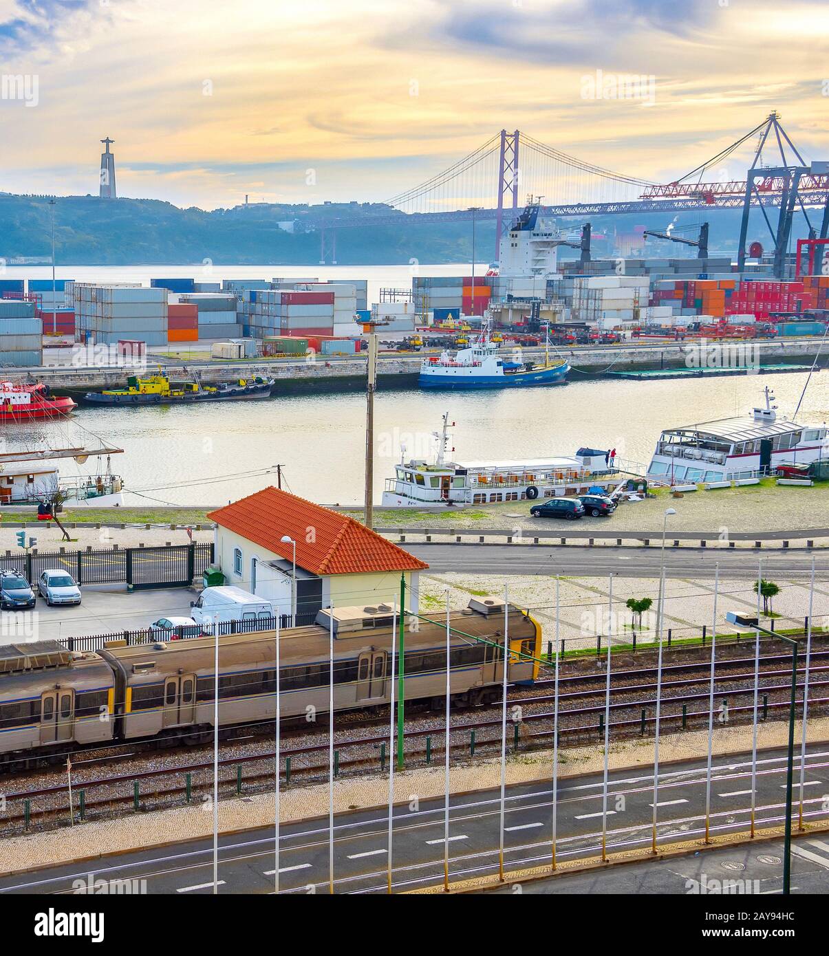 Port Lisbon Ships High Resolution Stock Photography and Images - Alamy
