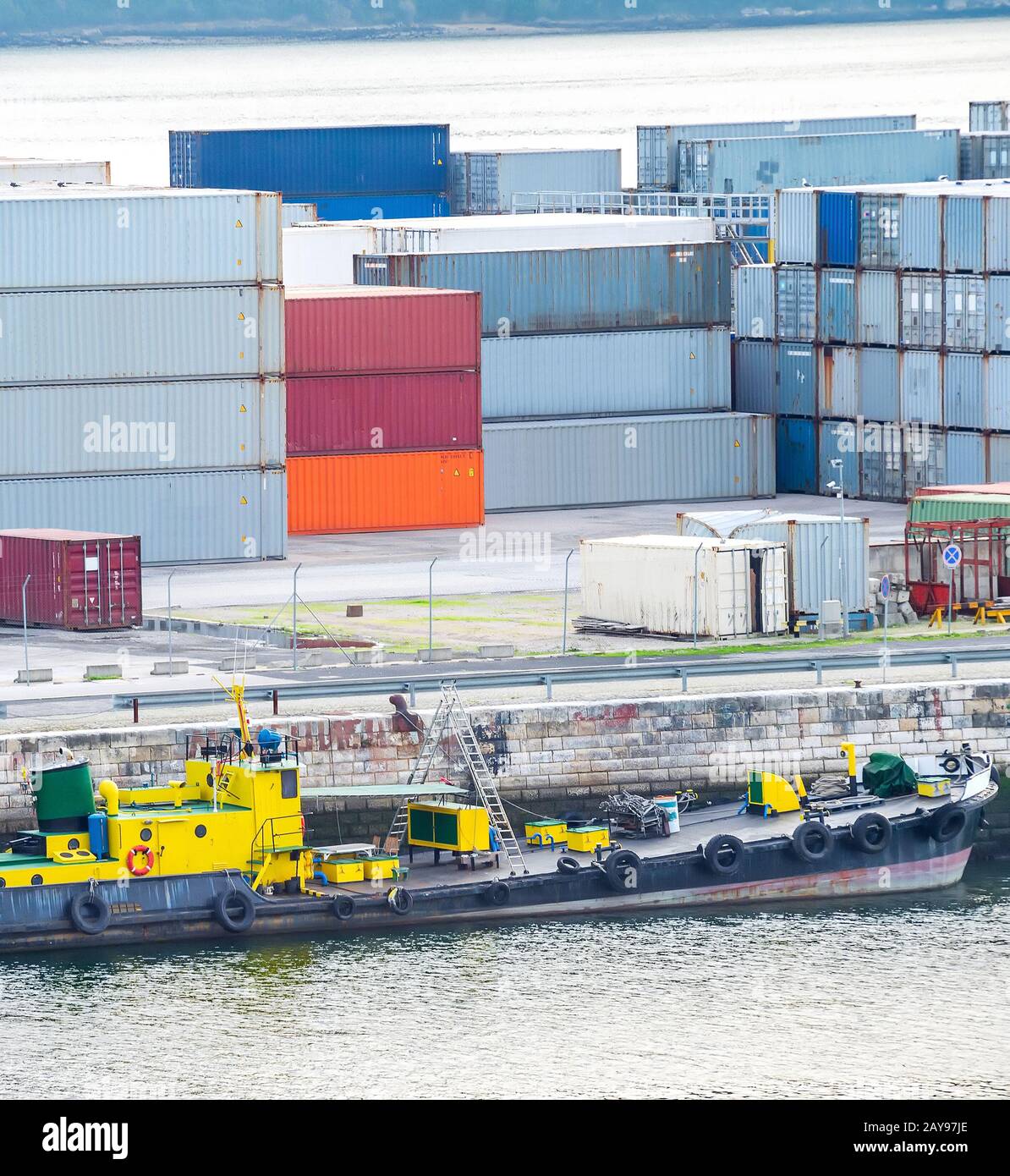 Logistic boats hi-res stock photography and images - Alamy