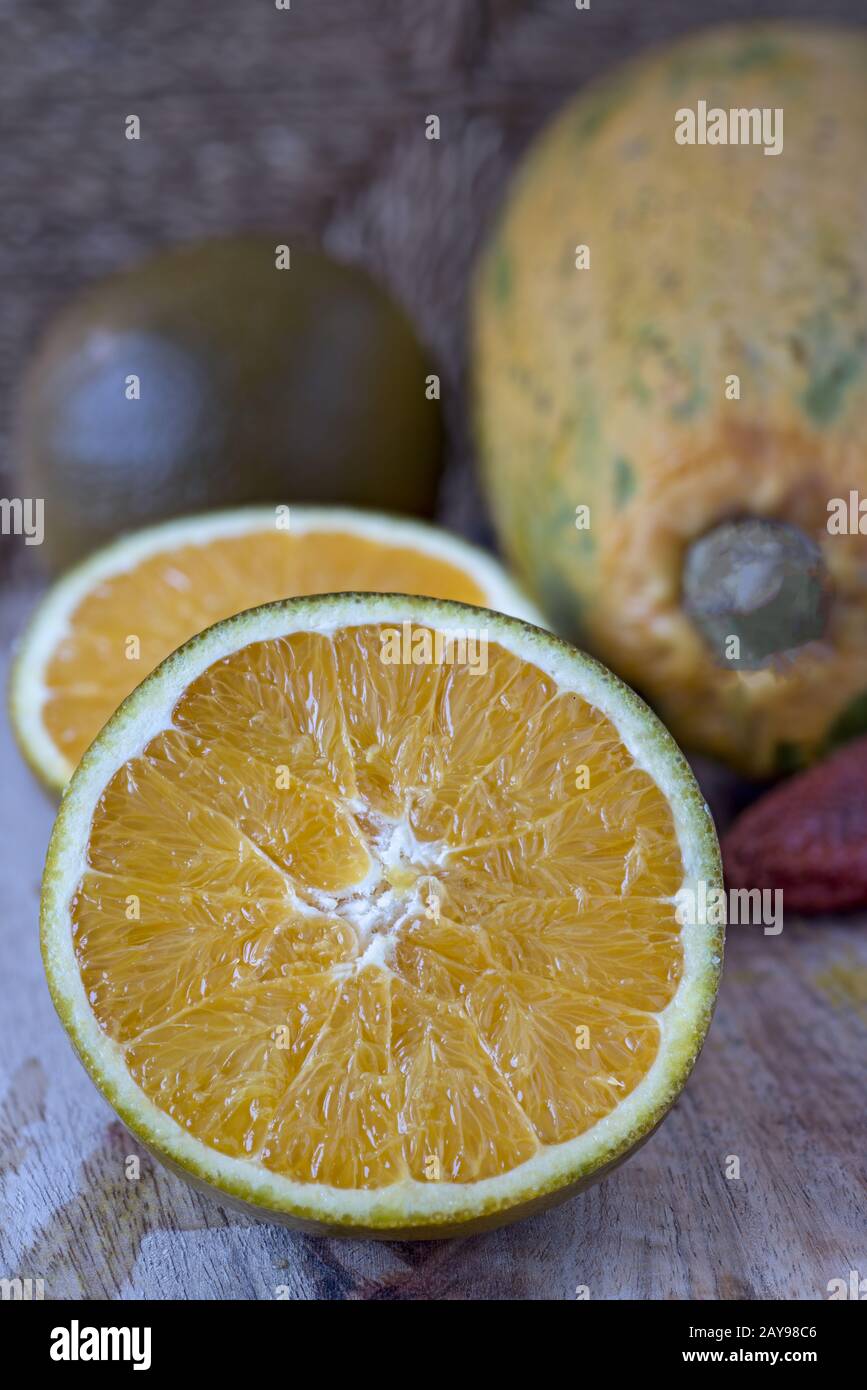 Brown-skinned orange fruit Stock Photo - Alamy