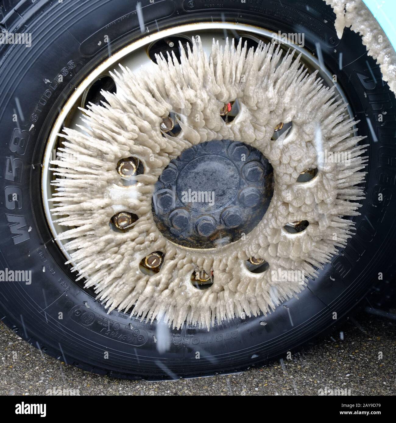 Wheel cap of a bus Stock Photo - Alamy