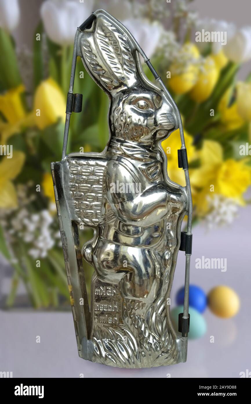 Bunny tin hi-res stock photography and images - Alamy