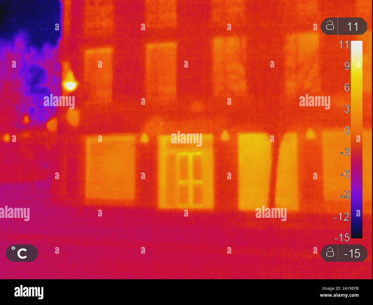 Thermal Image of building Stock Photo - Alamy