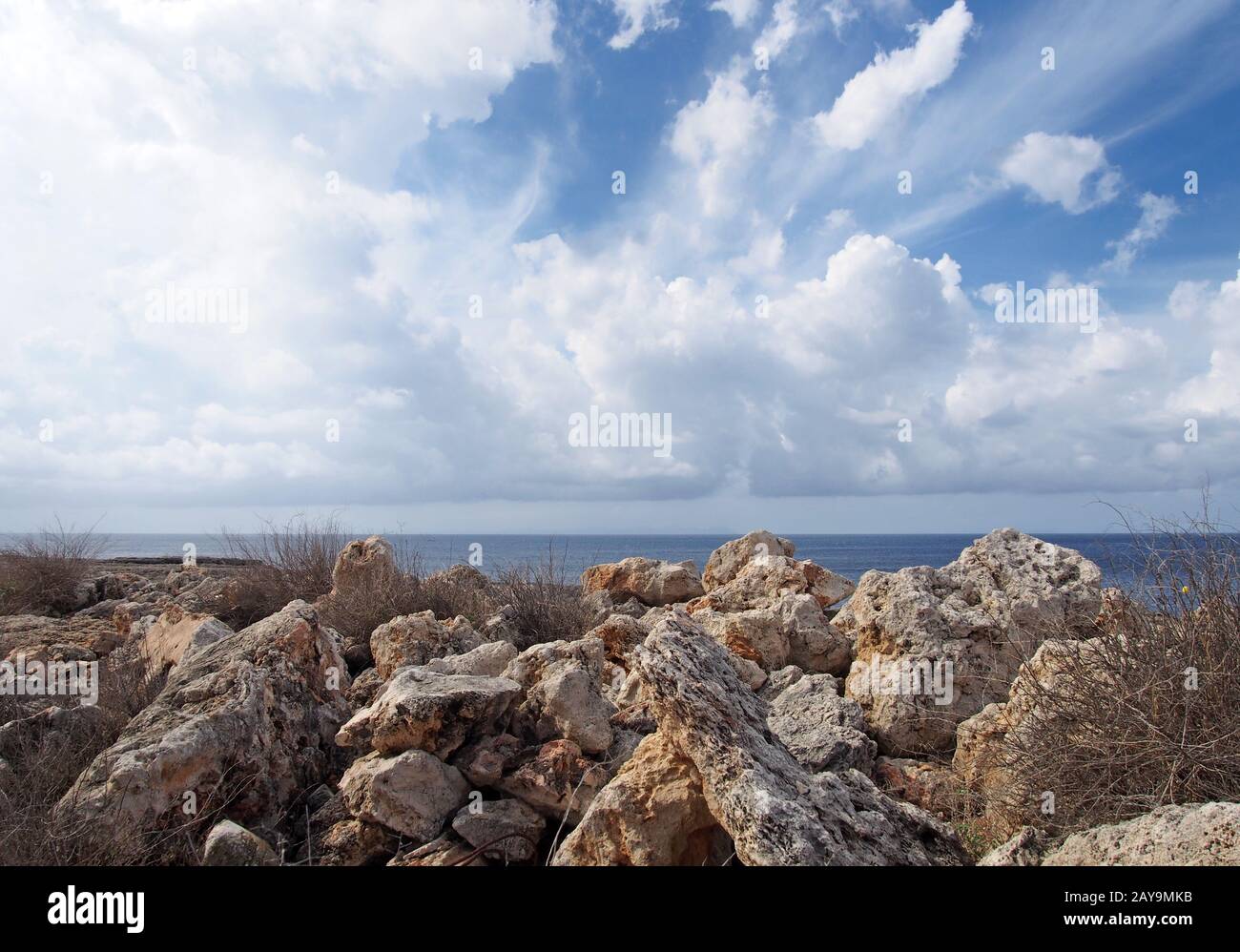 Rough rocks hi-res stock photography and images - Alamy