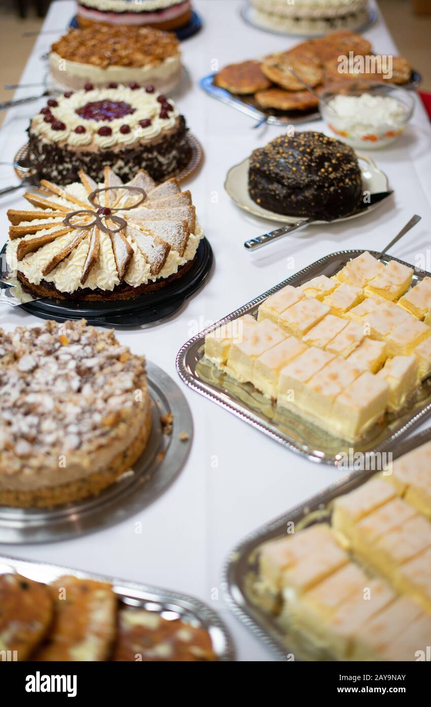 Cream cake photographed in a macro close-up Stock Photo - Alamy