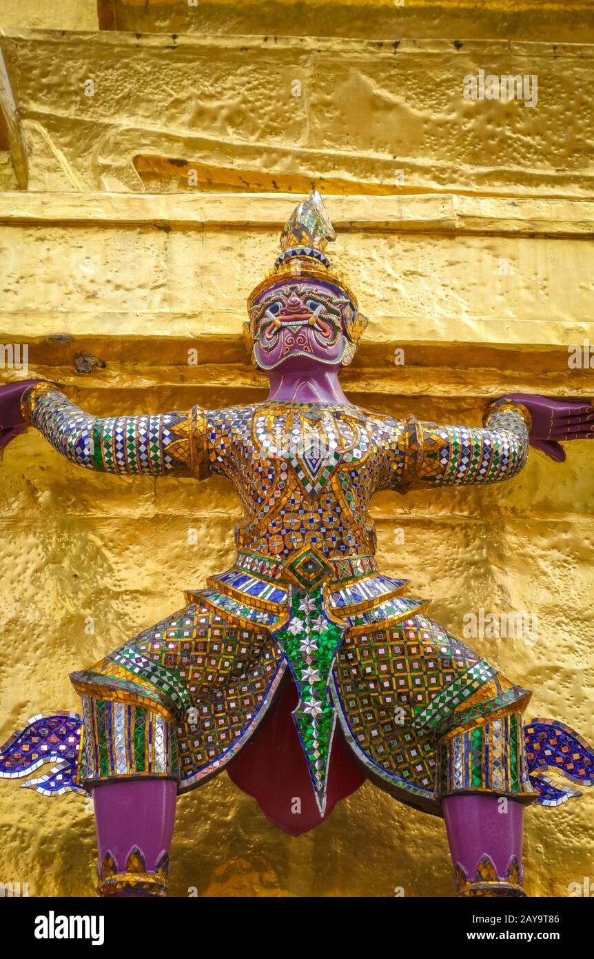 Yaksha statue, Grand Palace, Bangkok, Thailand Stock Photo - Alamy