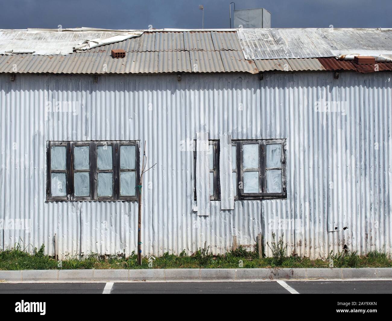 Zinc shack hi-res stock photography and images - Alamy