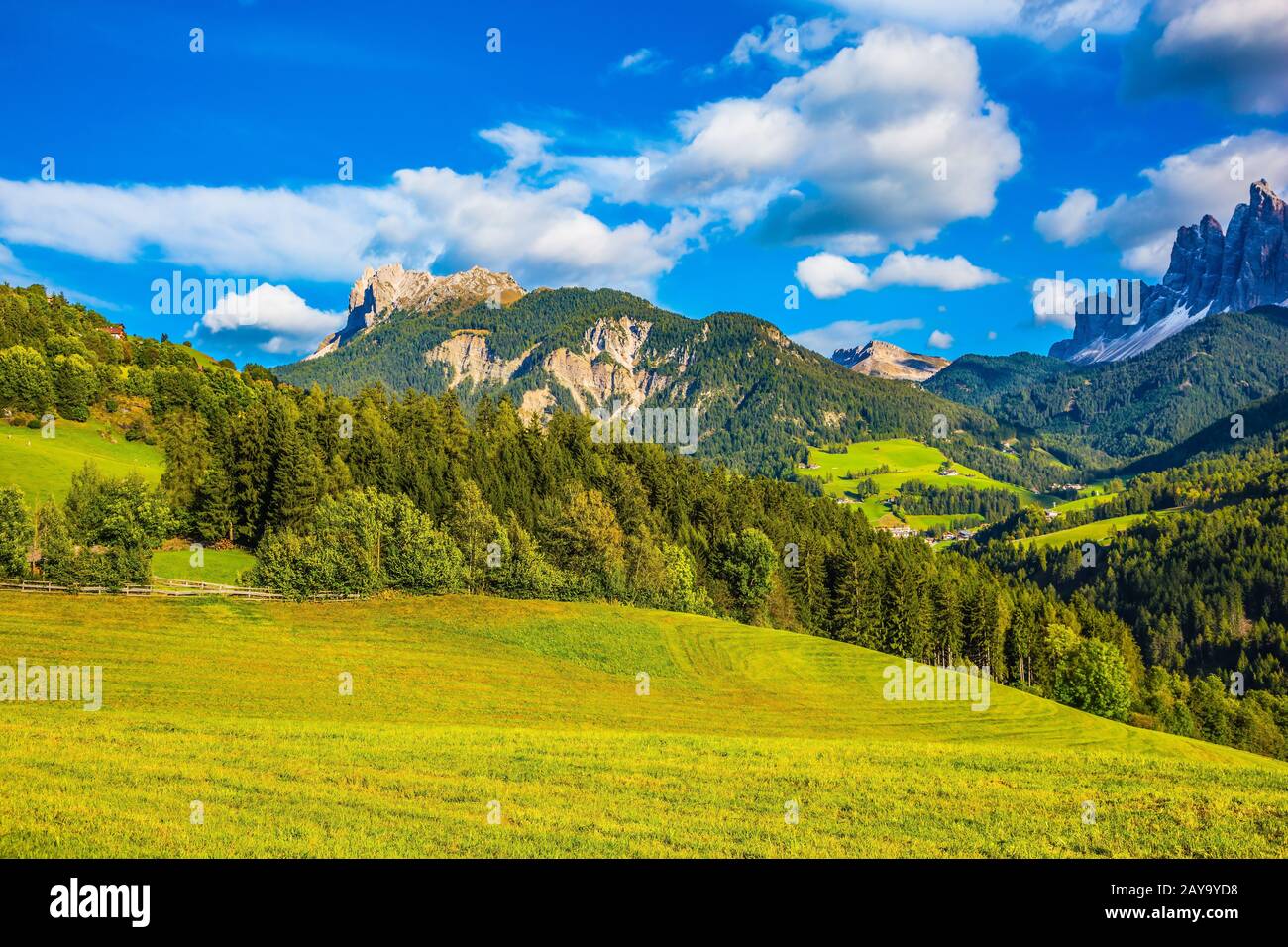 Scenic slope hi-res stock photography and images - Alamy