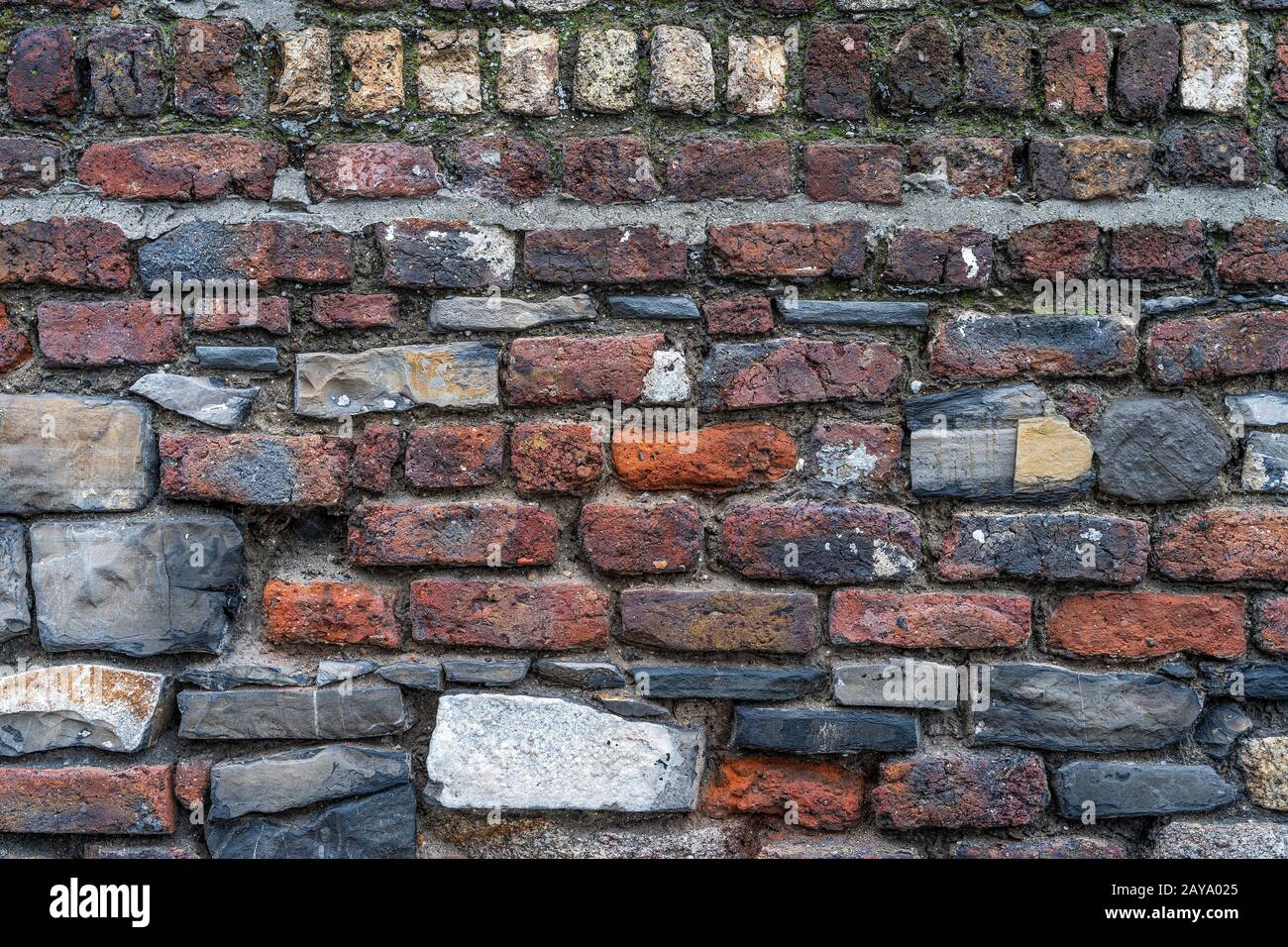 High stone wall hi-res stock photography and images - Alamy