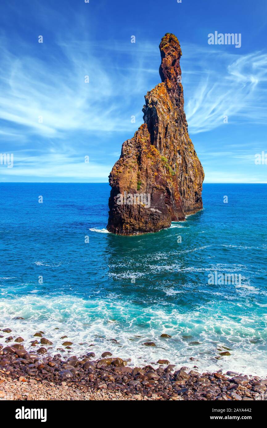 Pebble rocks hi-res stock photography and images - Alamy