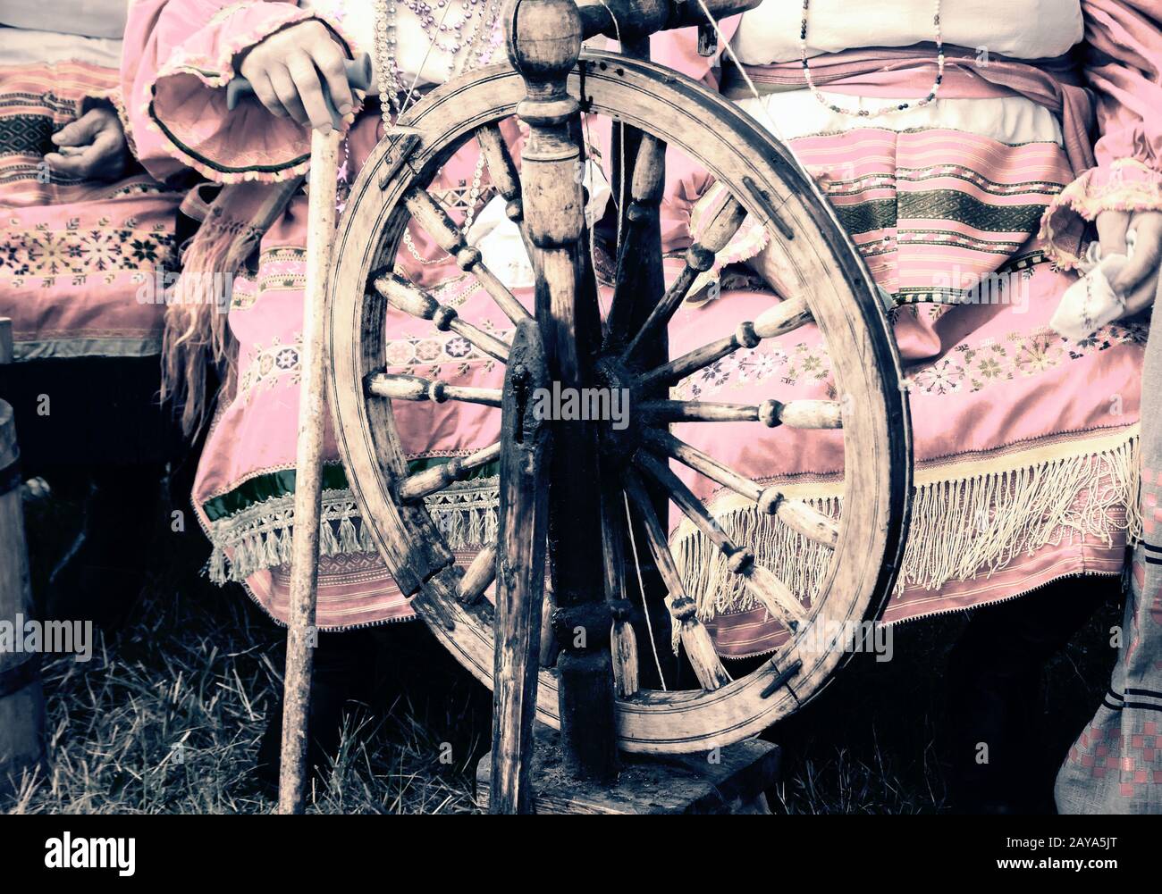Spinning wheels hi-res stock photography and images - Alamy