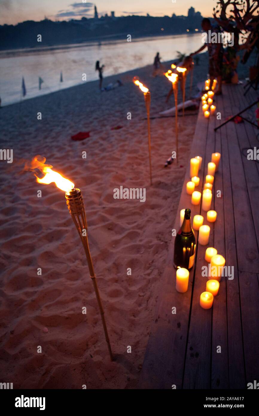 Tiki torches hi-res stock photography and images - Alamy