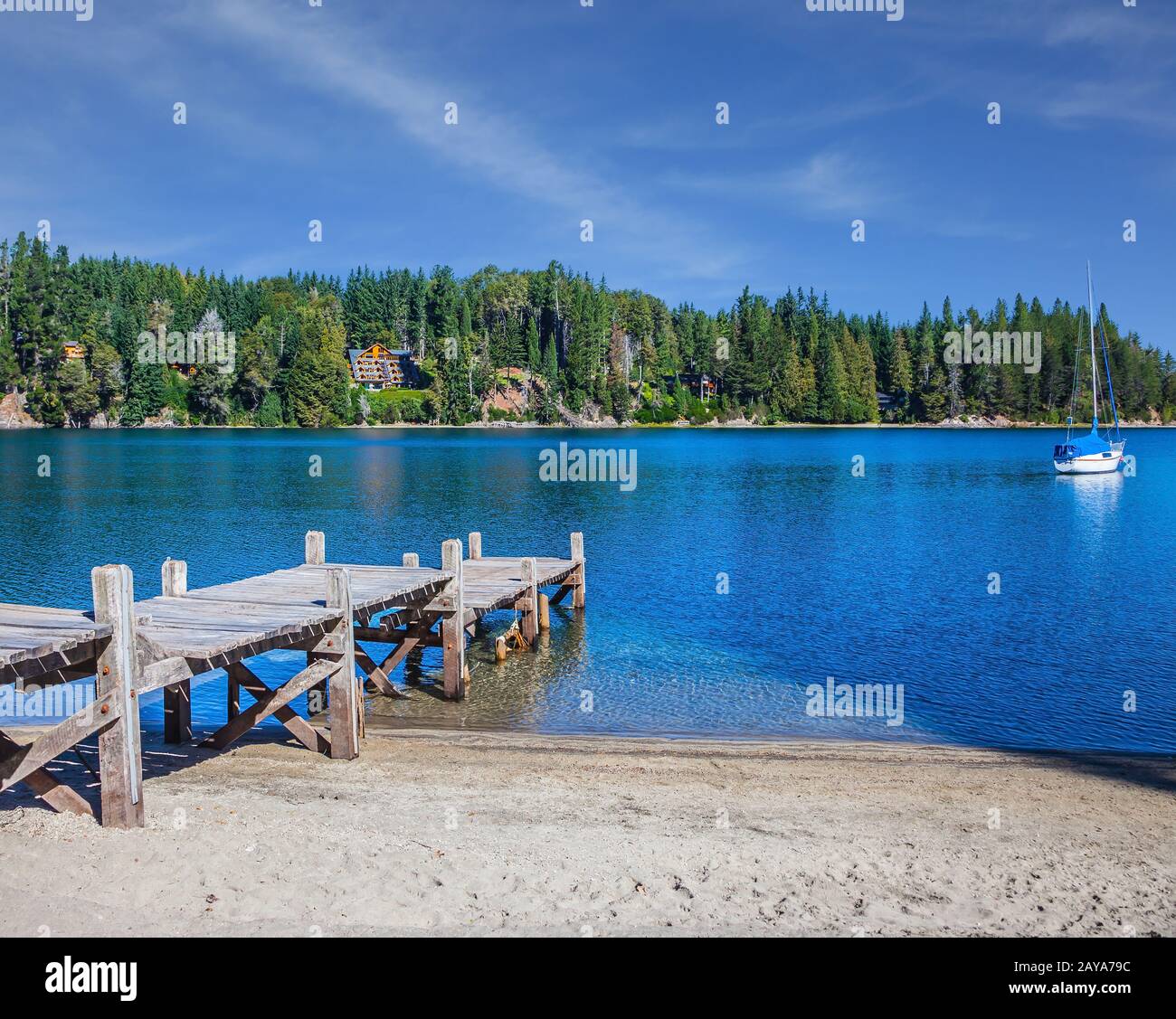 Wooden pier with boat hi-res stock photography and images - Alamy