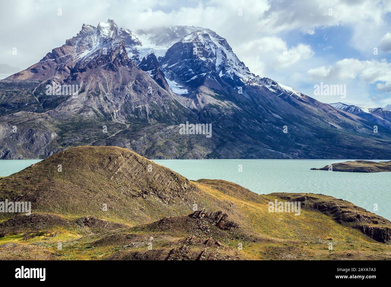 Azure lake Pehoe Stock Photo - Alamy