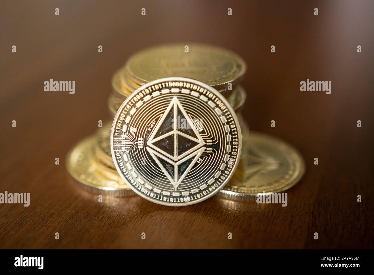Cryptocurrency platform hi-res stock photography and images - Alamy