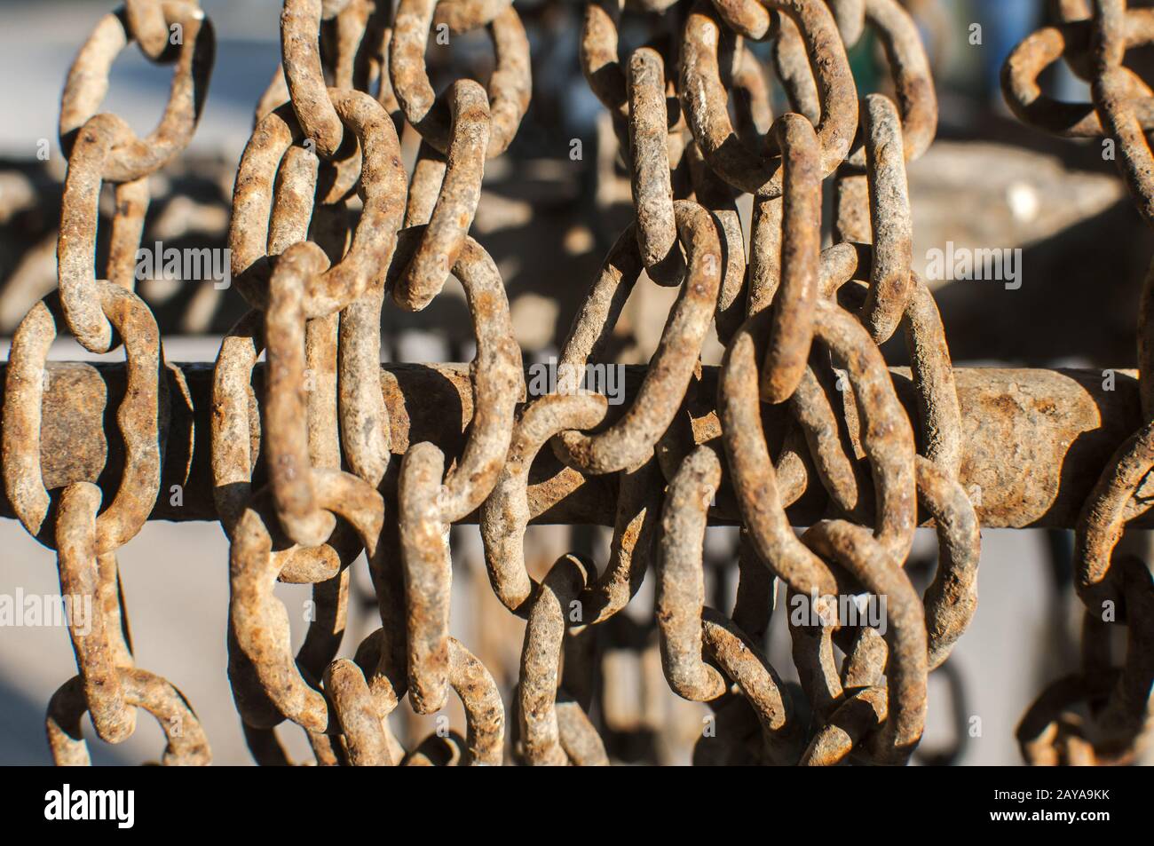 Heavy iron chains hi-res stock photography and images - Alamy