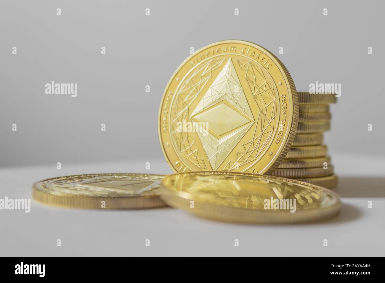 Etherium symbol hi-res stock photography and images - Alamy