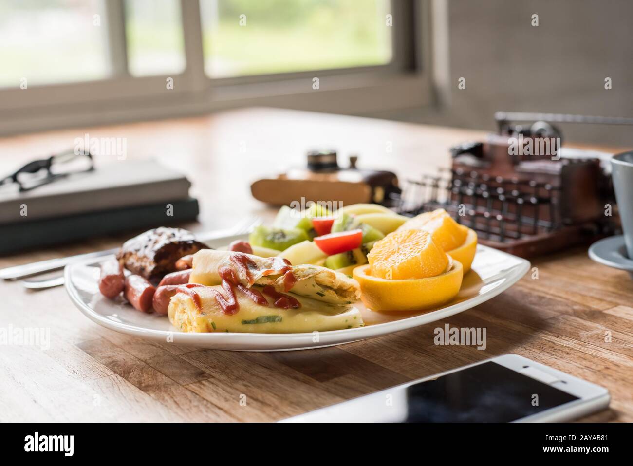Working breakfast hi-res stock photography and images - Alamy