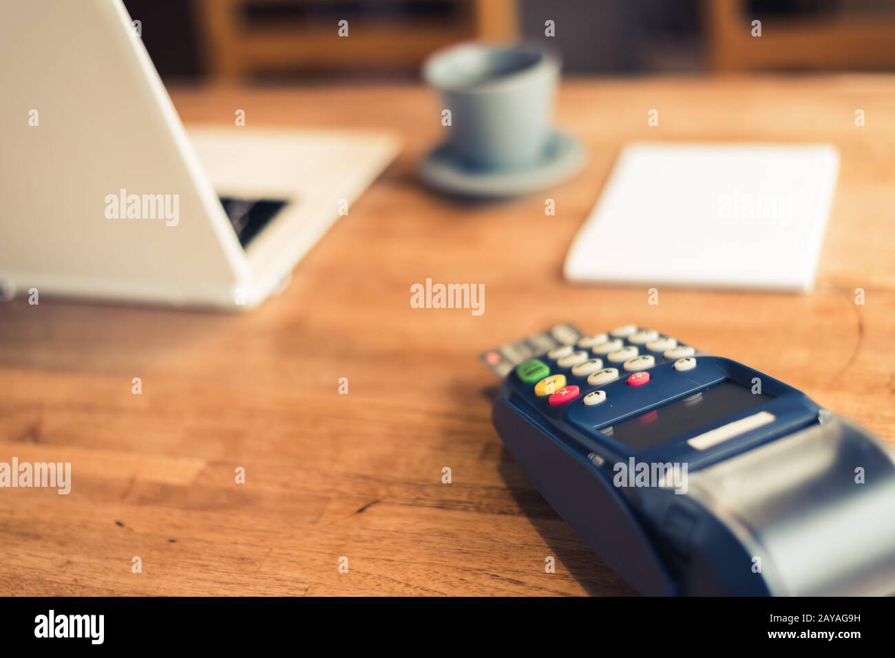 Credit card machine hi-res stock photography and images - Alamy