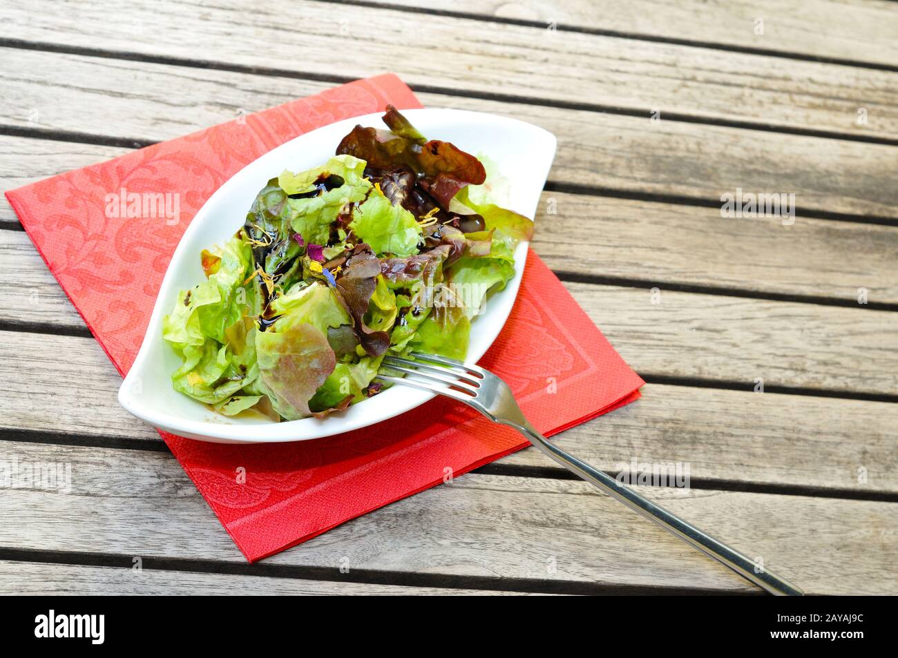 Red salat hi-res stock photography and images - Alamy