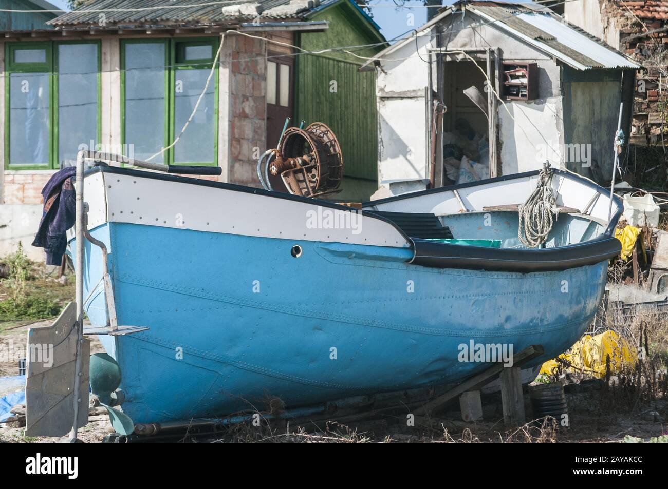 Small boat dock hi-res stock photography and images - Alamy