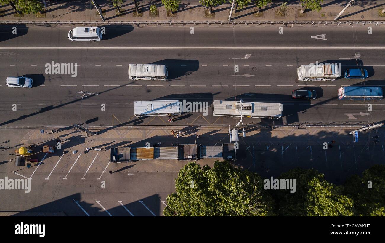 Car driving down busy highway hi-res stock photography and images - Alamy