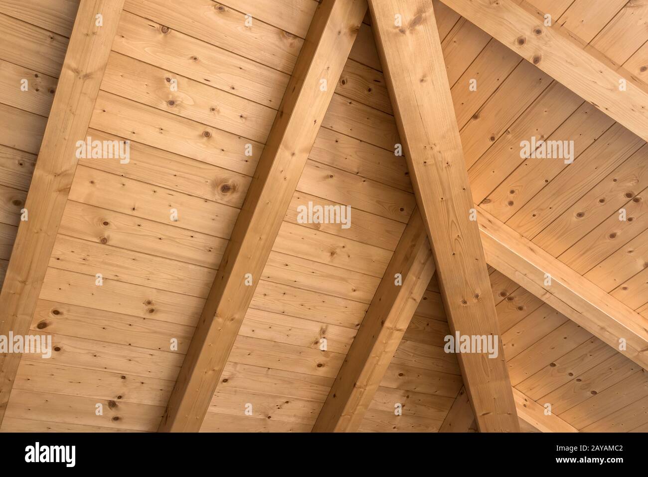 Exposed wooden beams hi-res stock photography and images - Alamy