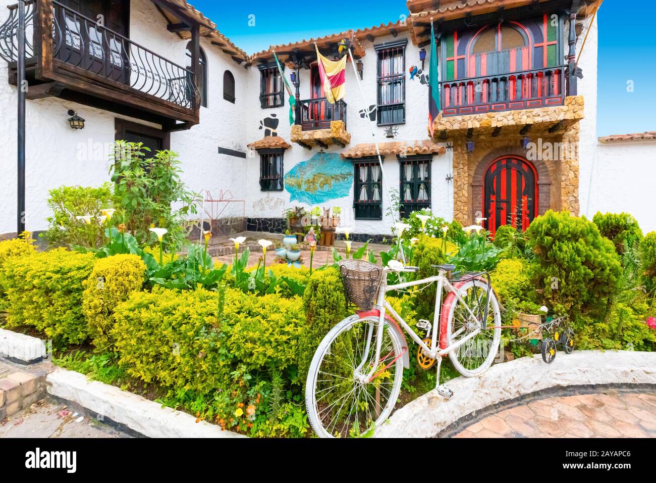 Colorful houses colombia hi-res stock photography and images - Alamy