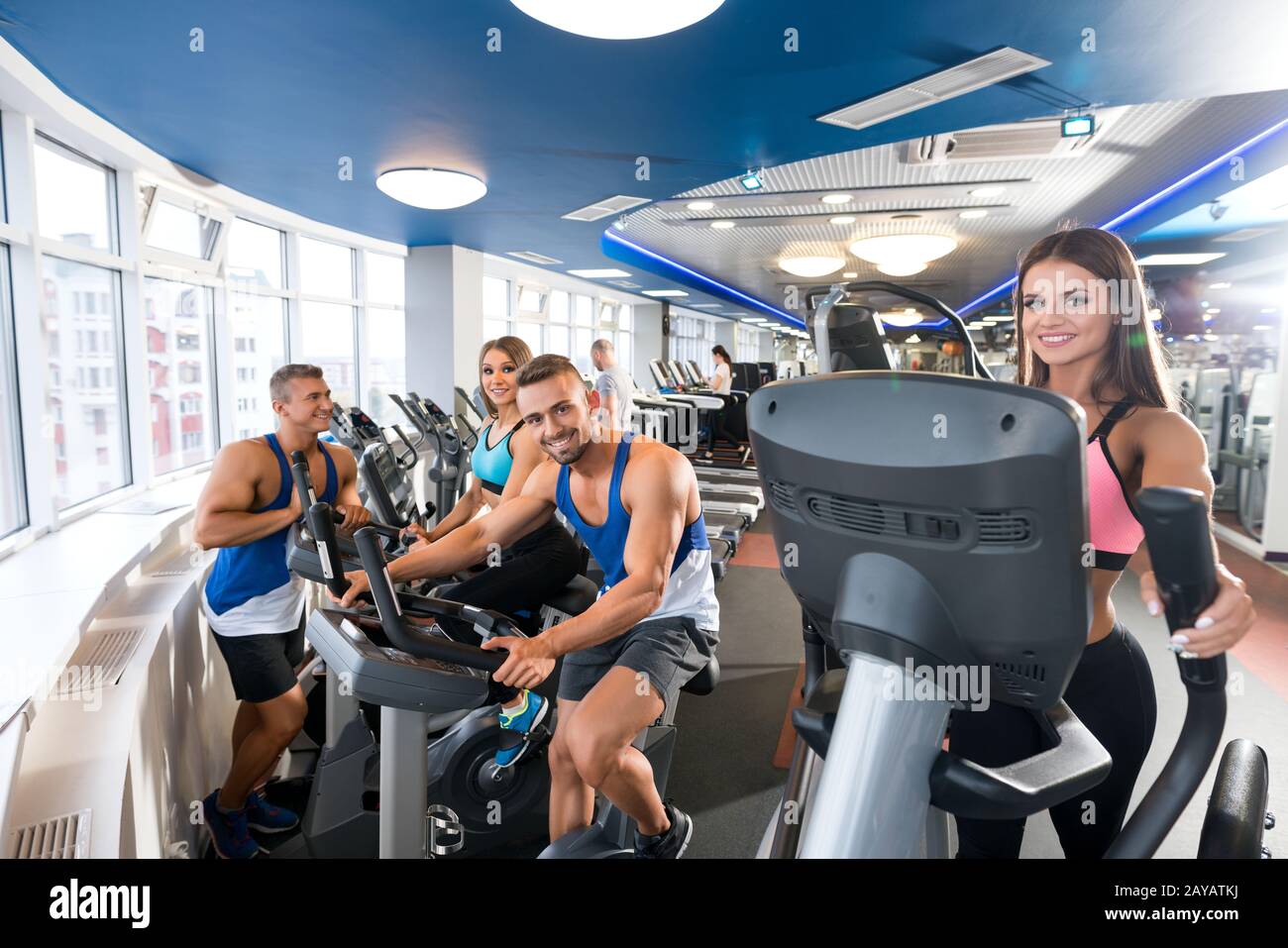 Exercise machines hi-res stock photography and images - Alamy