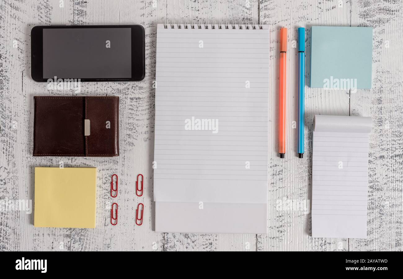 Smartphone notes hi-res stock photography and images - Alamy