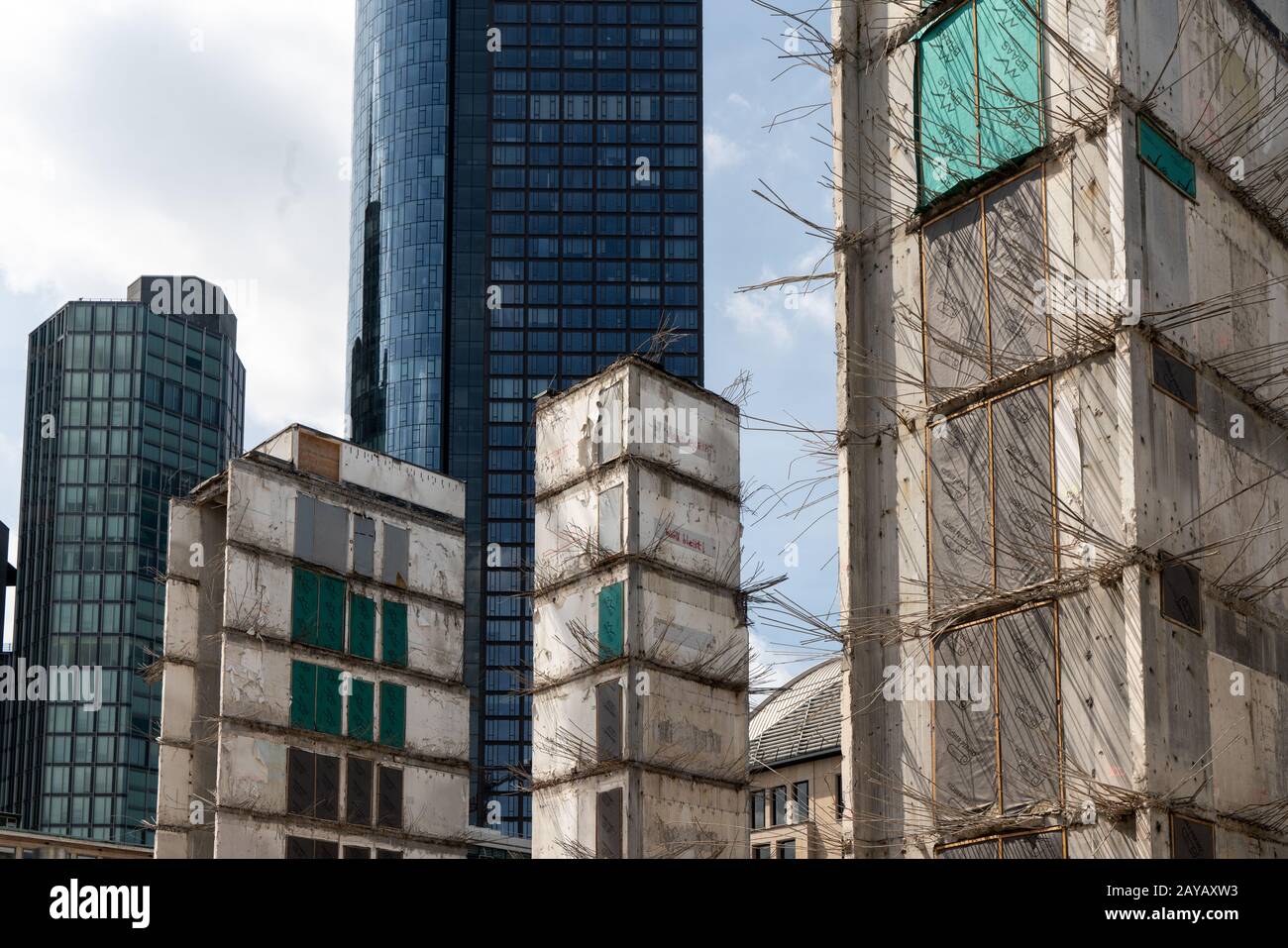 High-rise building in the Frankfurt banking district Stock Photo - Alamy