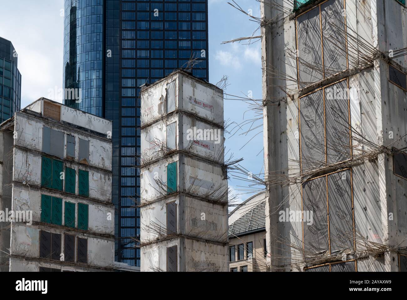 High-rise building in the Frankfurt banking district Stock Photo - Alamy