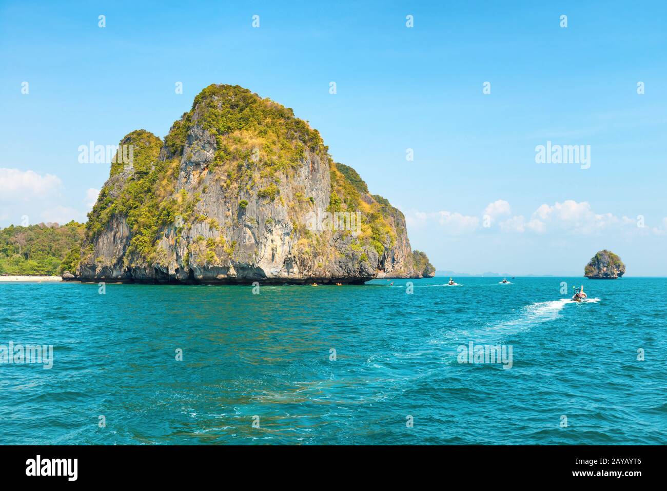 Tropical rock hi-res stock photography and images - Alamy