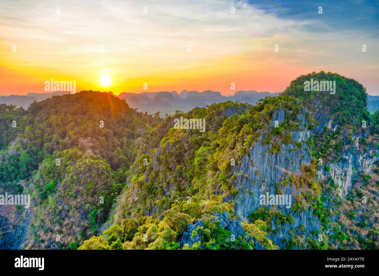 Majestic sunset landscape hi-res stock photography and images - Alamy