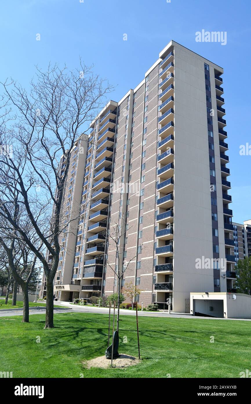 Store balconies hi-res stock photography and images - Alamy