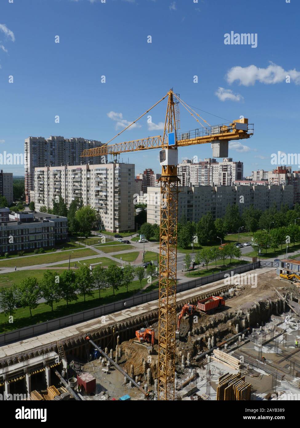 tower cranes on the construction site Stock Photo - Alamy