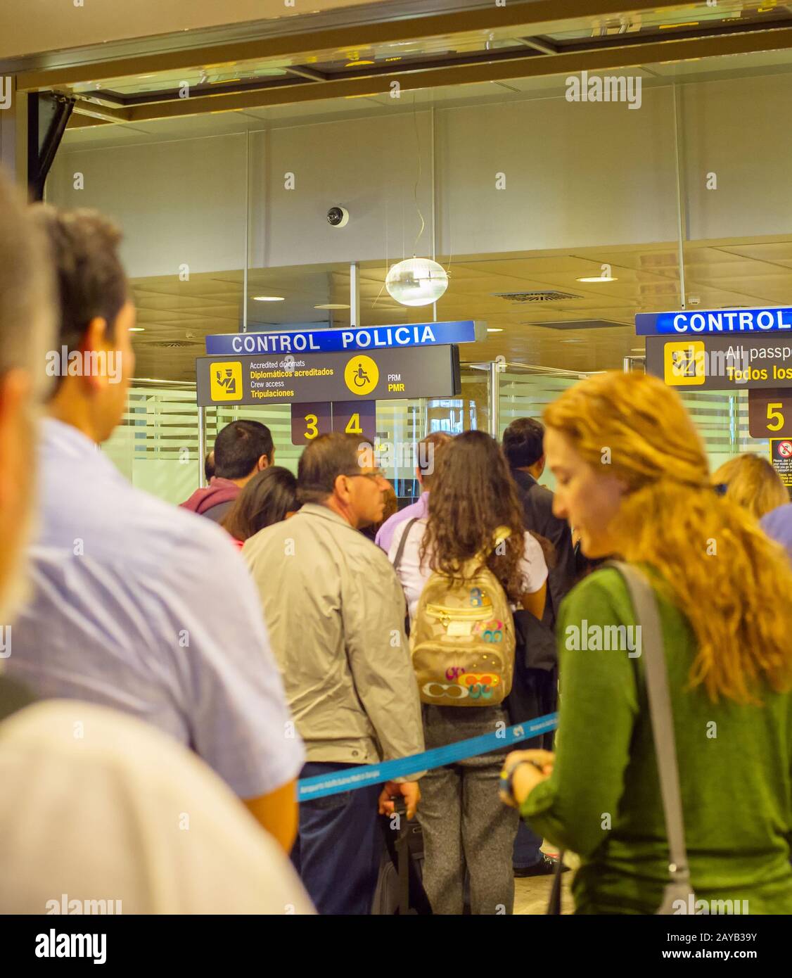 Airport passport control queue hi-res stock photography and images - Alamy