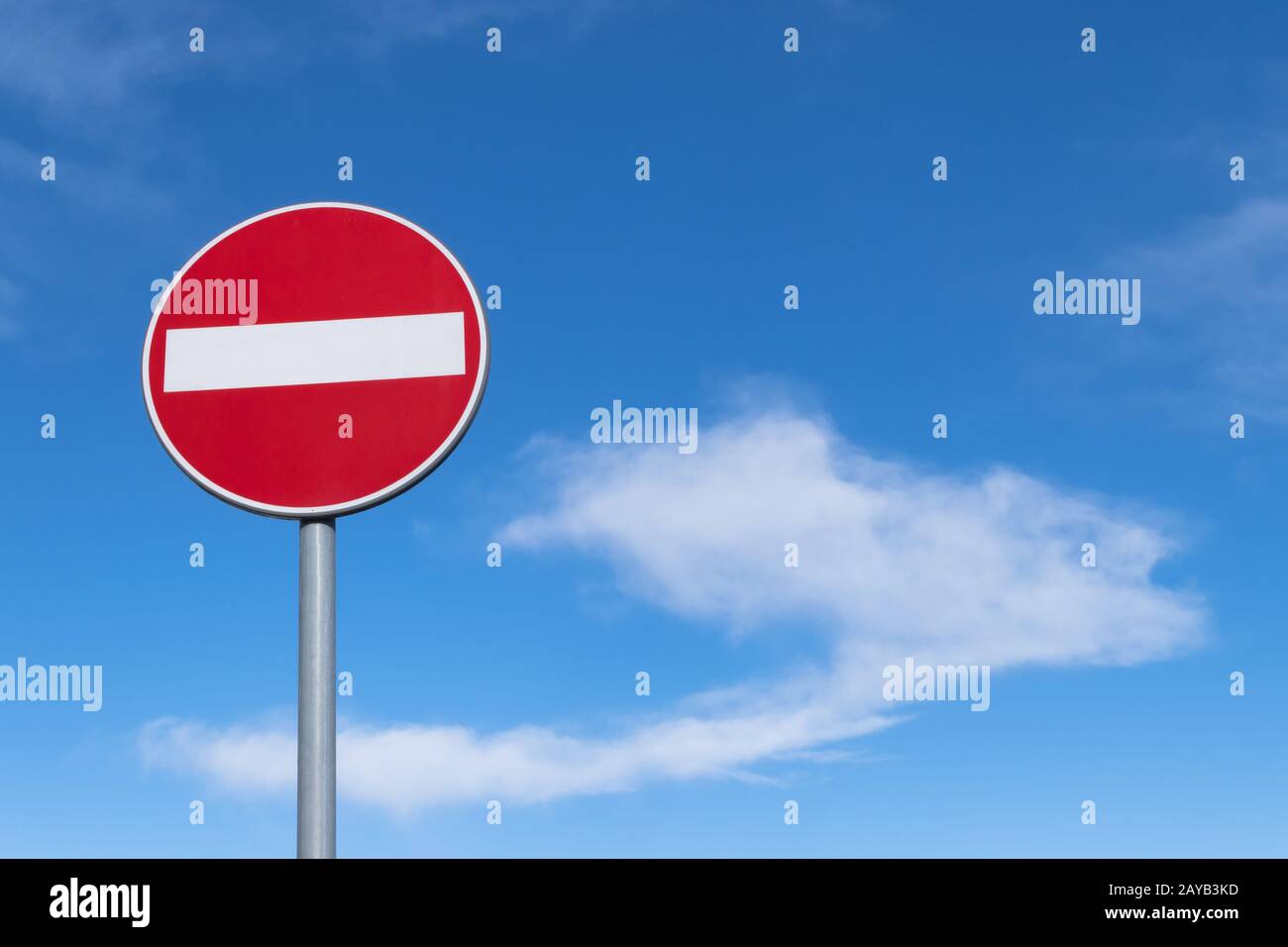 Traffic sign prohibiting travel Stock Photo - Alamy