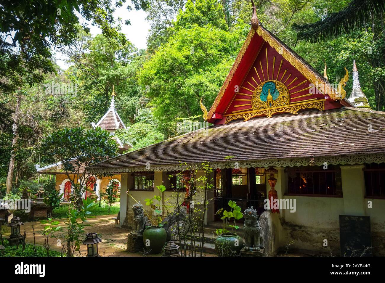 Wat palad temple hi-res stock photography and images - Alamy
