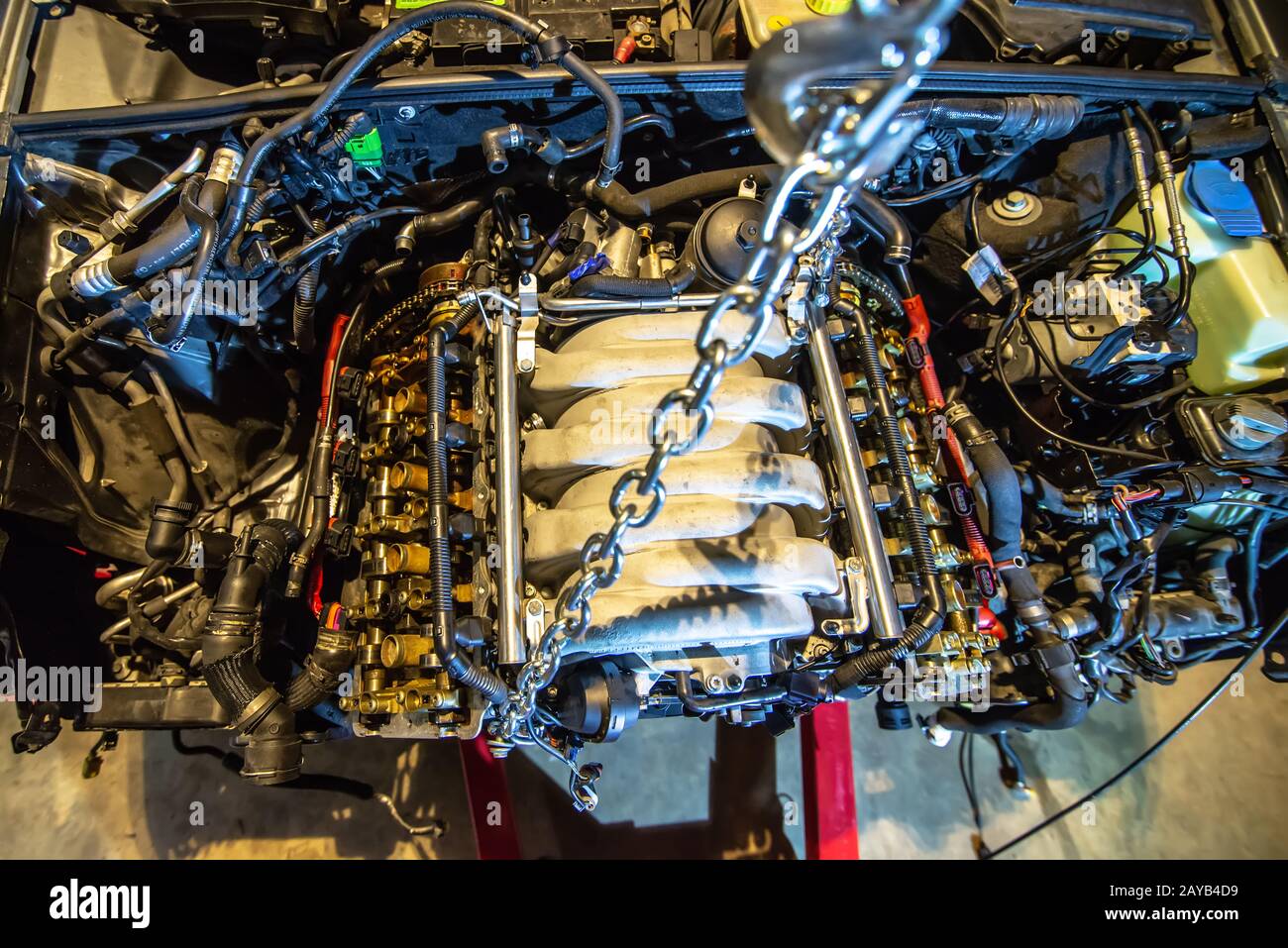 V8 engine block hi-res stock photography and images - Alamy
