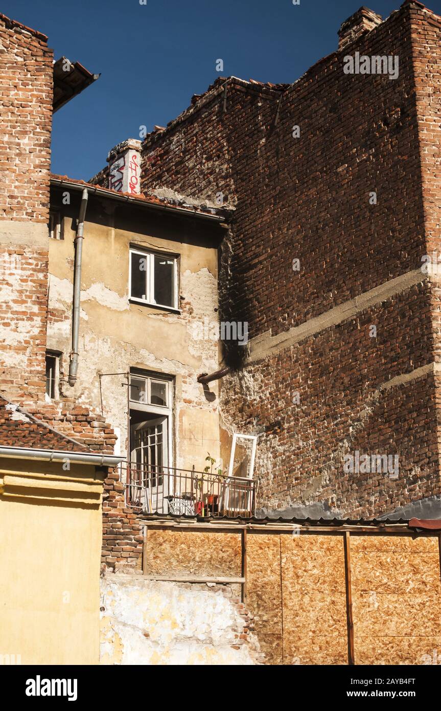 Neglected buildings hi-res stock photography and images - Alamy