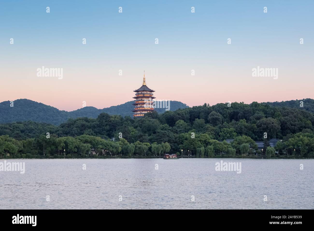 beautiful hangzhou west lake scenery Stock Photo - Alamy