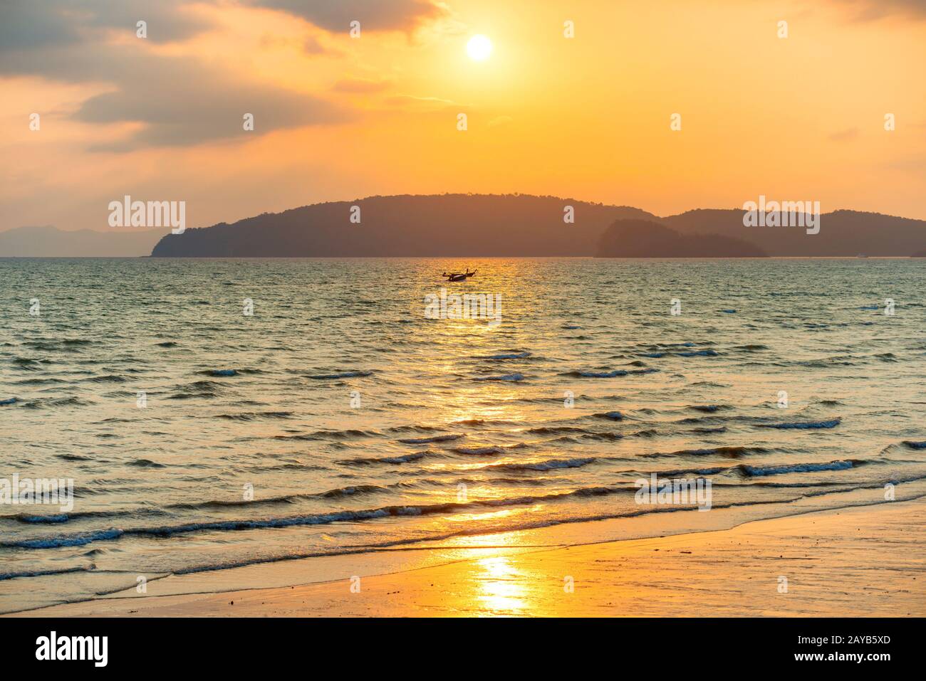 Beautiful sea sunset landscape hi-res stock photography and images - Alamy