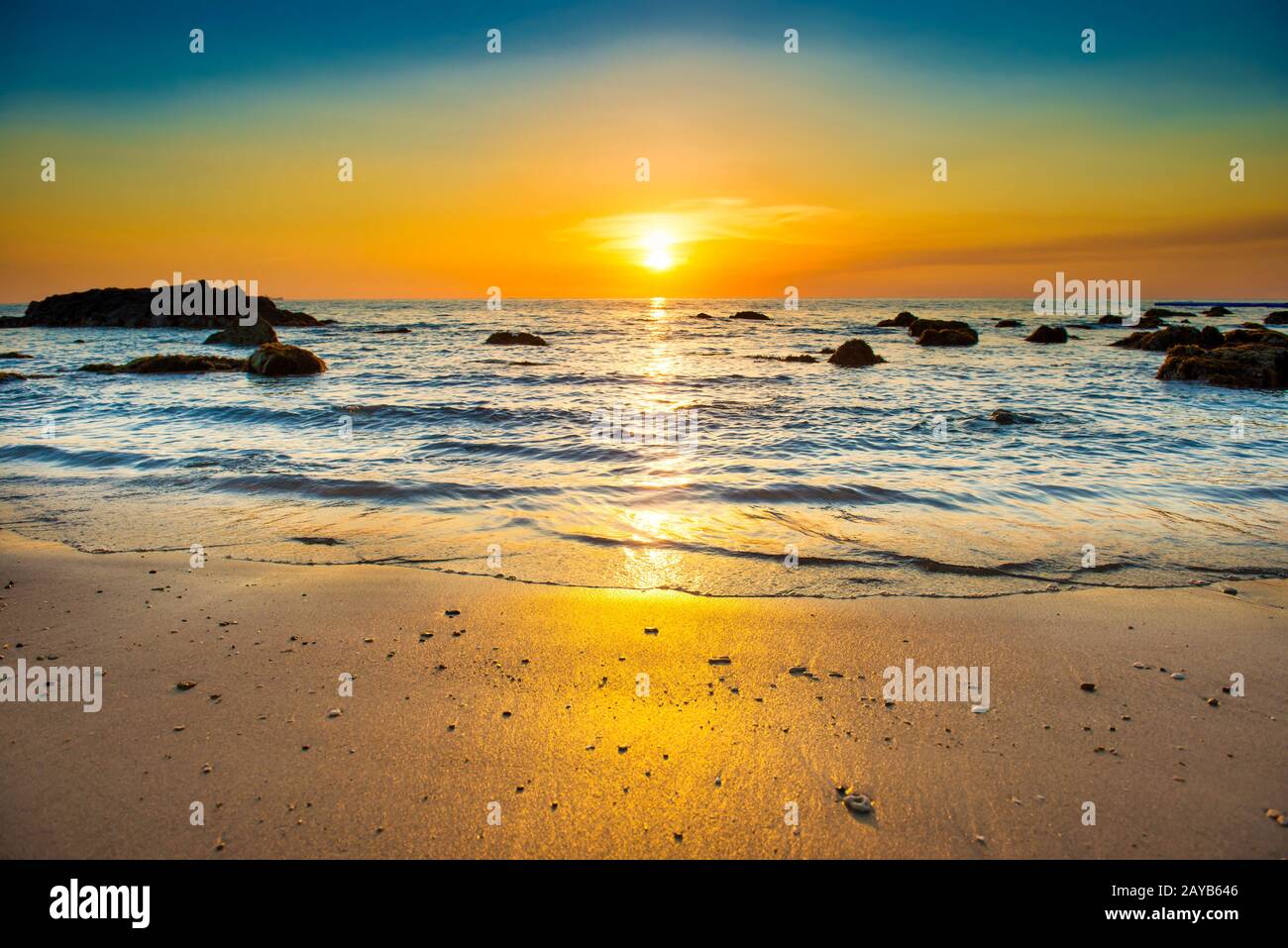 Sea shore sunset hi-res stock photography and images - Alamy