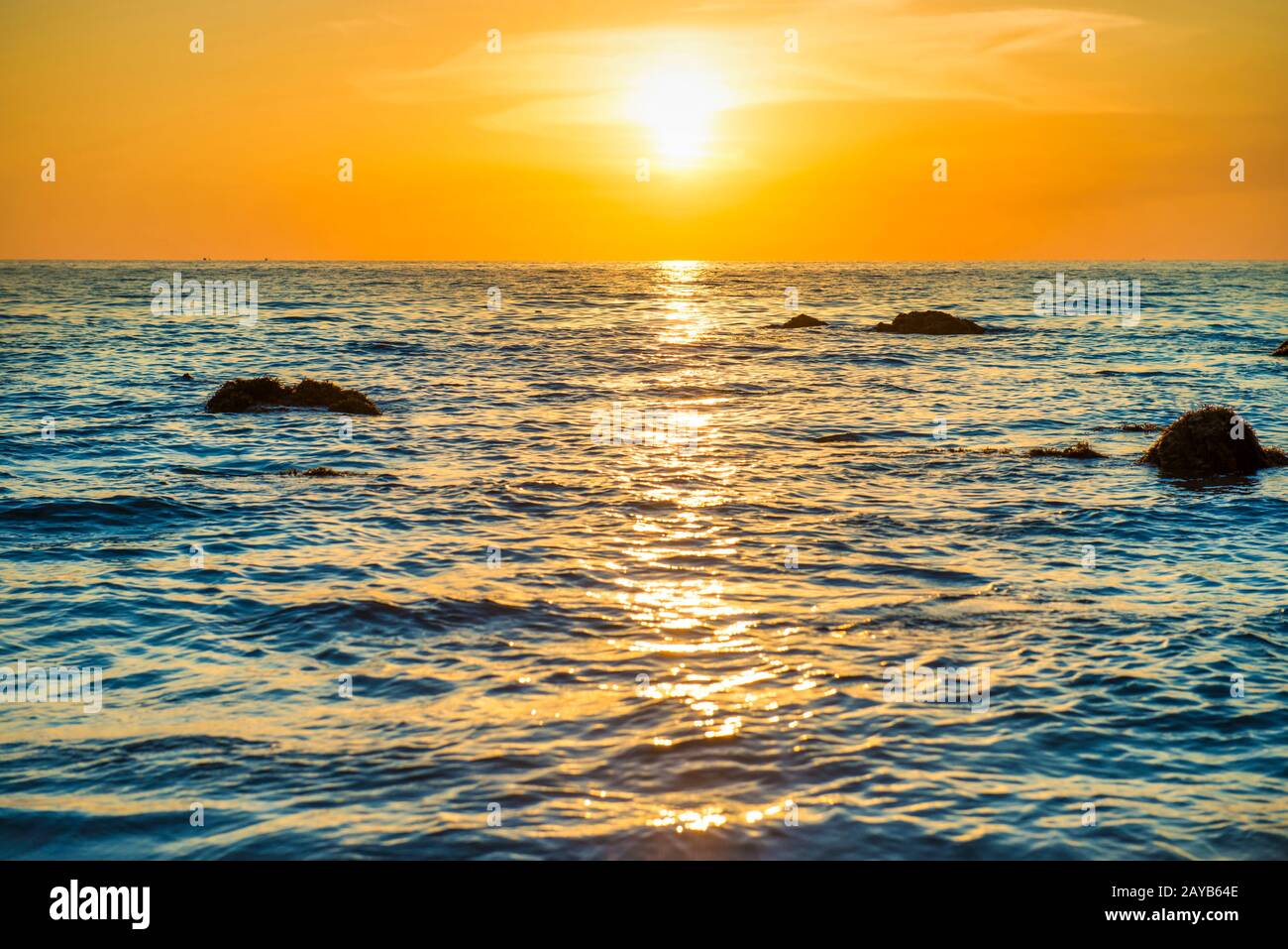 Sea shore sunset hi-res stock photography and images - Alamy