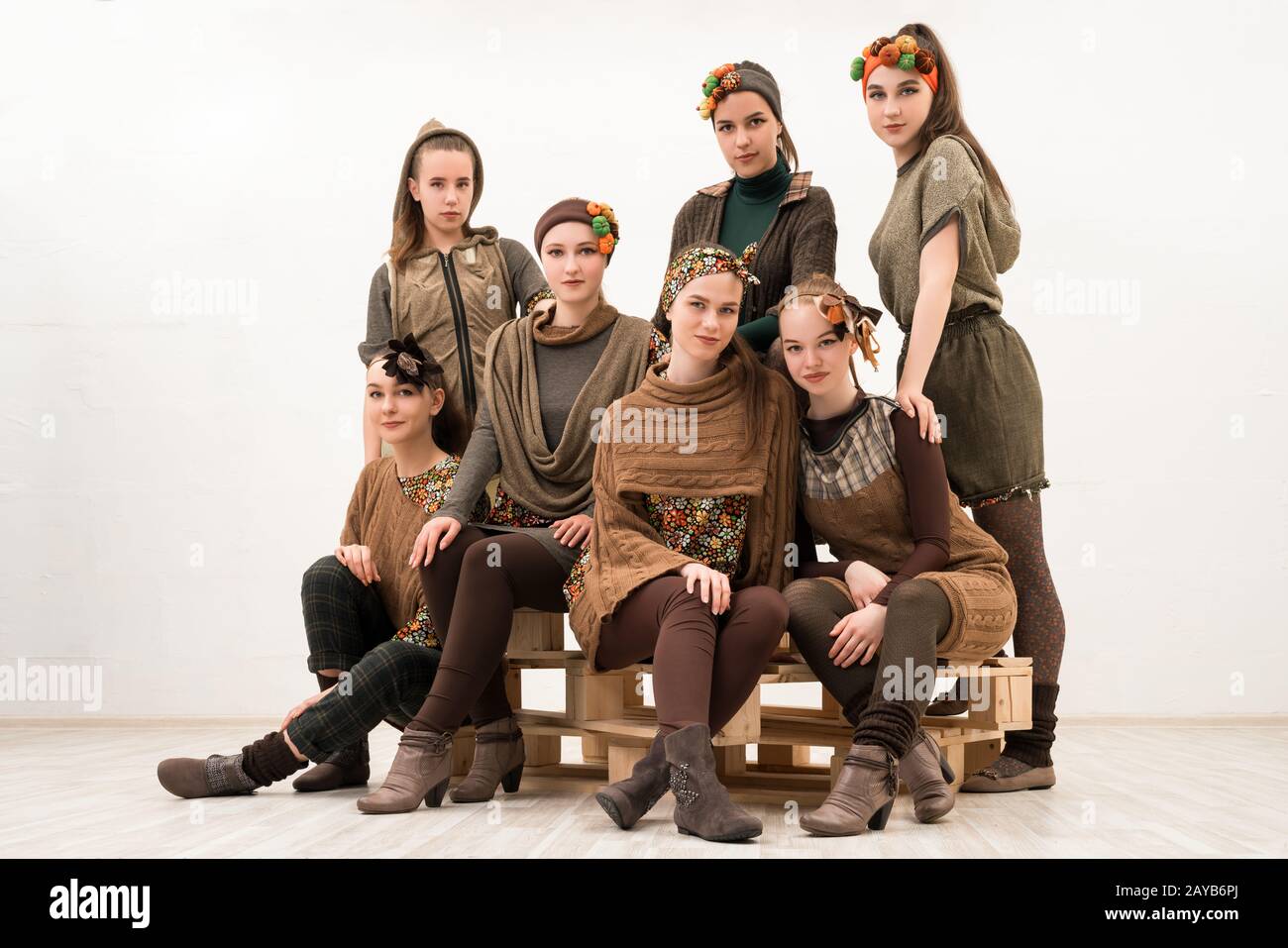 Beautiful folk girls hi-res stock photography and images - Alamy