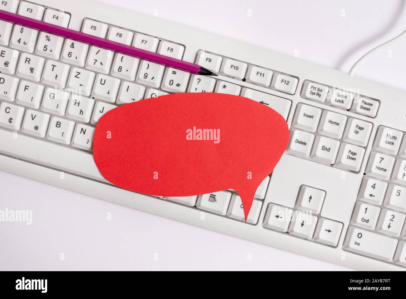 White papers with messages hi-res stock photography and images - Alamy