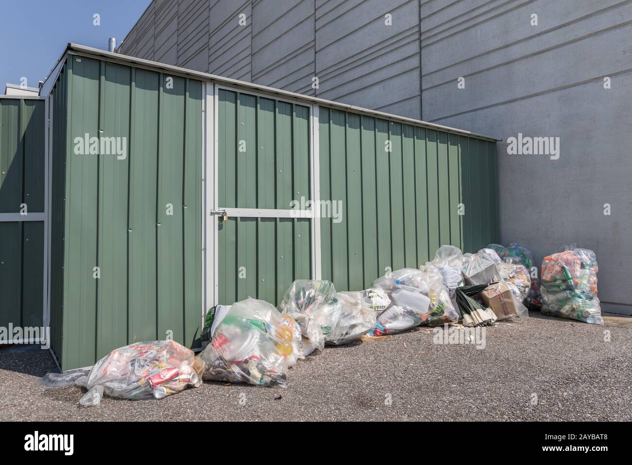 Pile of garbage Stock Photo - Alamy