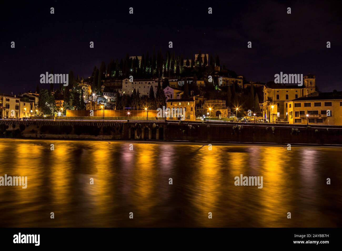 Verona city at night Stock Photo - Alamy